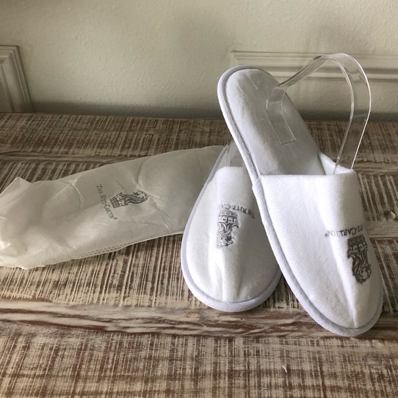 The Ritz-Carlton | Bath | 325 The Ritz Carlton Hotel Slippers New ...